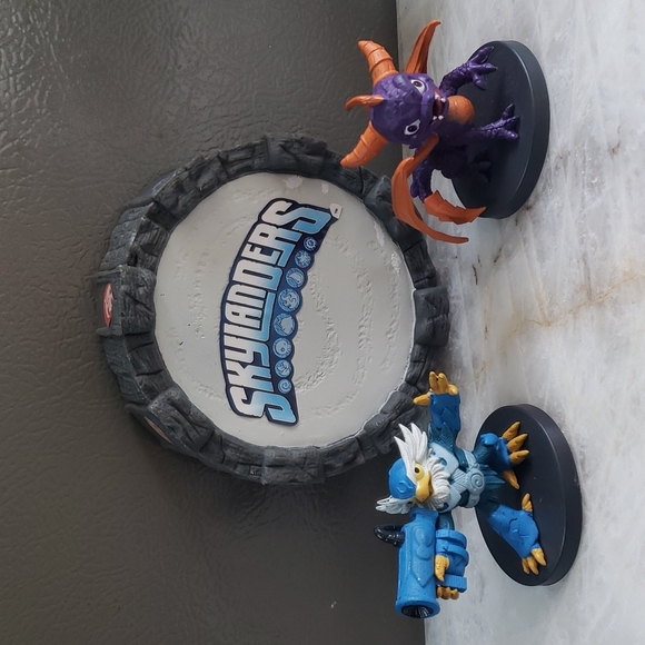 Skylanders | Party Supplies | Skylanders Cake Topper Base And 2 Figures ...